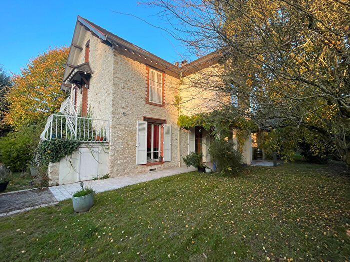Maison à vendre - La Rochette - 8 pièces - 5 chambres