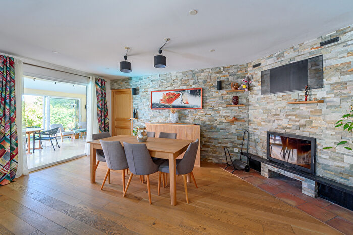 Maison à vendre - Saint-Geniès-Bellevue - 6 pièces - 5 chambres