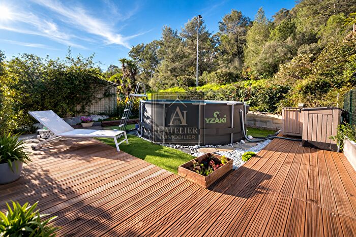 Maison à vendre - Solliès-Toucas - 4 pièces - 3 chambres