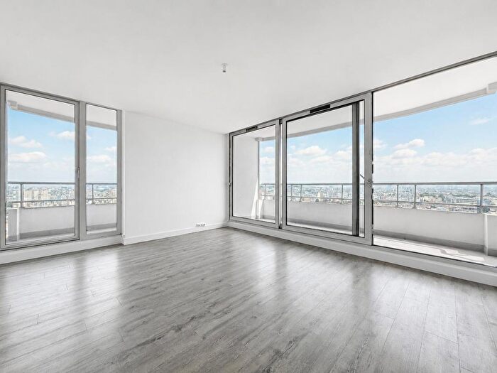 Paris 18ème, Porte de la Chapelle, Charles Hermite, Evangile : Appartement 3 pièces à vendre