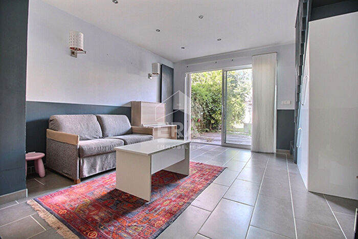 Maison à vendre - Villeneuve-la-Garenne, Centre-ville - 5 pièces - 3 chambres