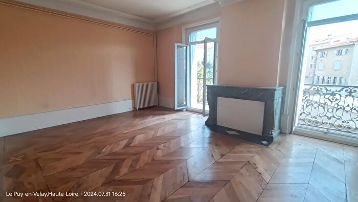 Le Puy-en-Velay, Fraisses, Saint-Laurent : Appartement 4 pièces à louer