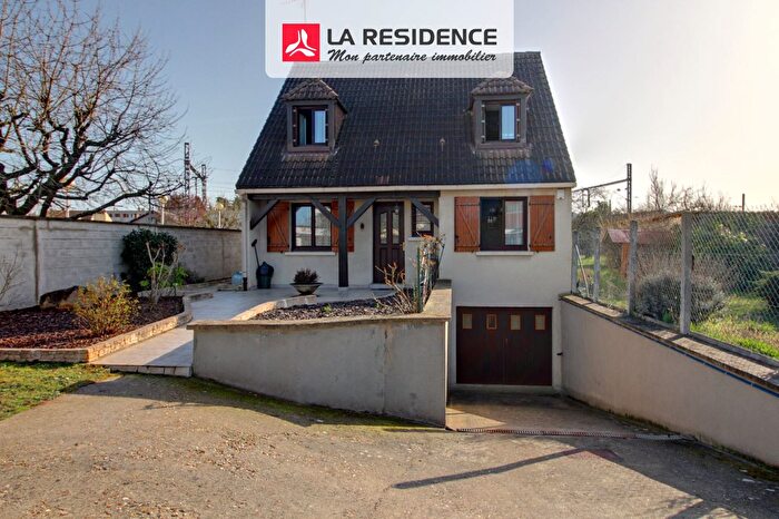 Maison à vendre - Les Mureaux, Nouvelle France - 6 pièces - 4 chambres
