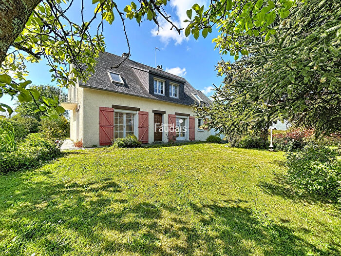Maison 7 pièces à Surville, à vendre