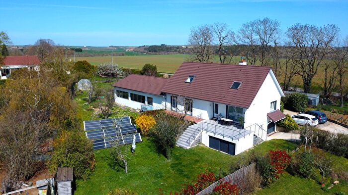 Maison à vendre - Savigny-le-Sec - 7 pièces - 5 chambres