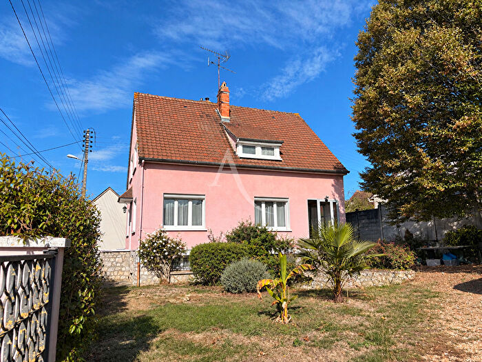 Maison 6 pièces à Chartainvilliers, à vendre