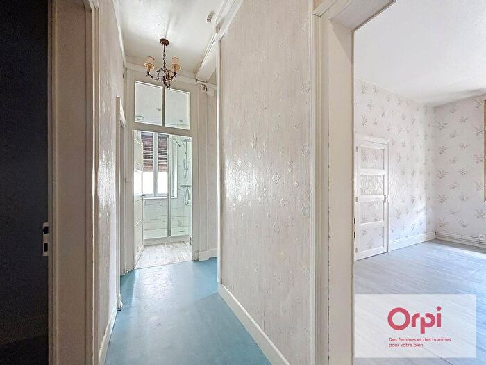 Appartement à louer - Ieme Zone, Commentry - 3 pièces - 2 chambres