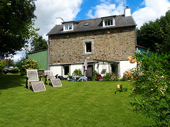 Maison 5 pièces à Poullaouen, à vendre
