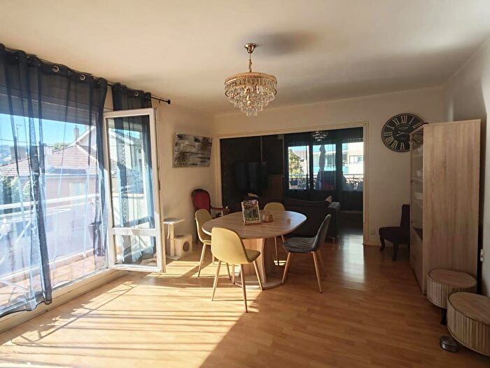 Firminy, Centre-ville : Appartement 4 pièces à vendre