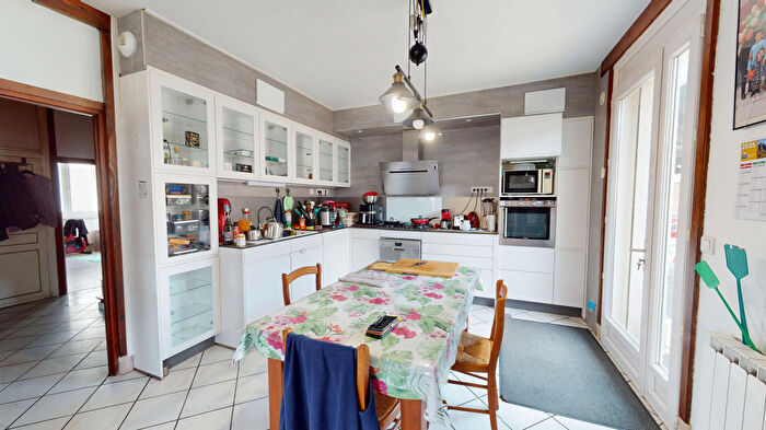 Bourges, Aéroport, Vauvert, Pierrelay, Pissevieille : Maison 5 pièces à vendre