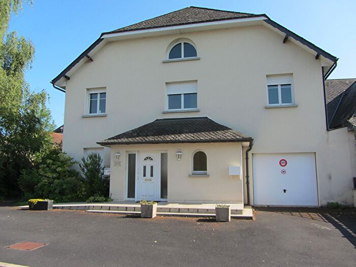 Appartement 5 pièces à Neuvic, à louer