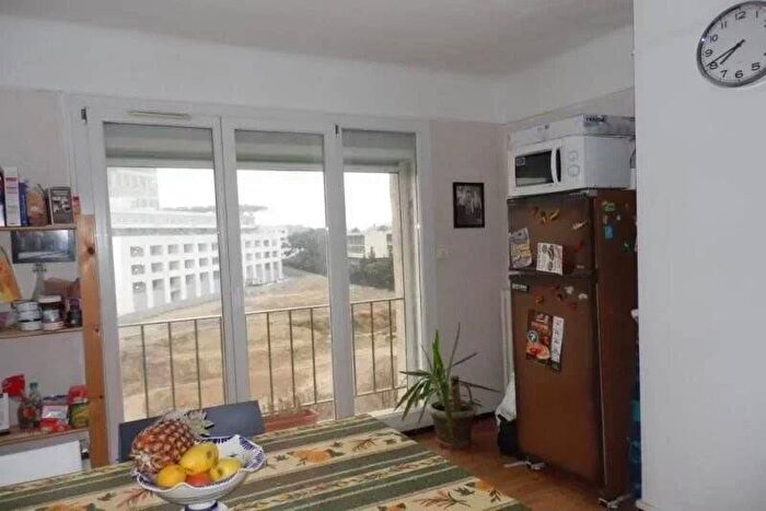 Appartement à louer - Baille, Marseille ème arrondissement - 2 pièces - 1 chambre