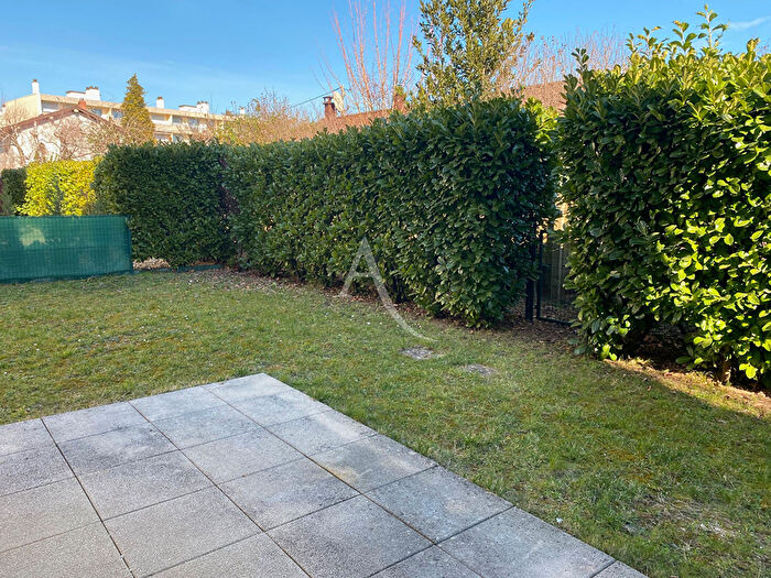 Appartement à louer - Bourg-en-Bresse, Gare, Peloux-Mail, Citadelle - 3 pièces - 2 chambres