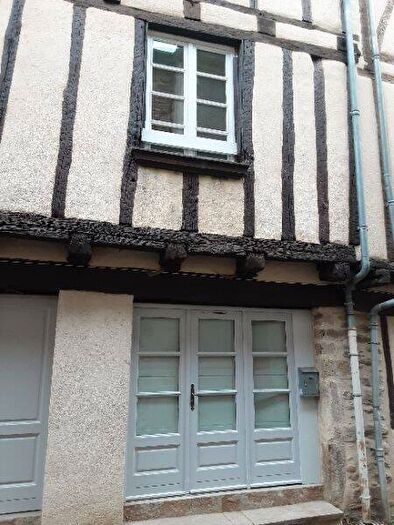 Appartement à louer - Sauveterre-de-Rouergue - 4 pièces - 3 chambres