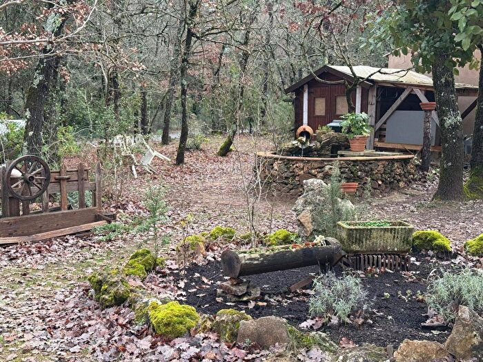 Maison à louer - Tourves