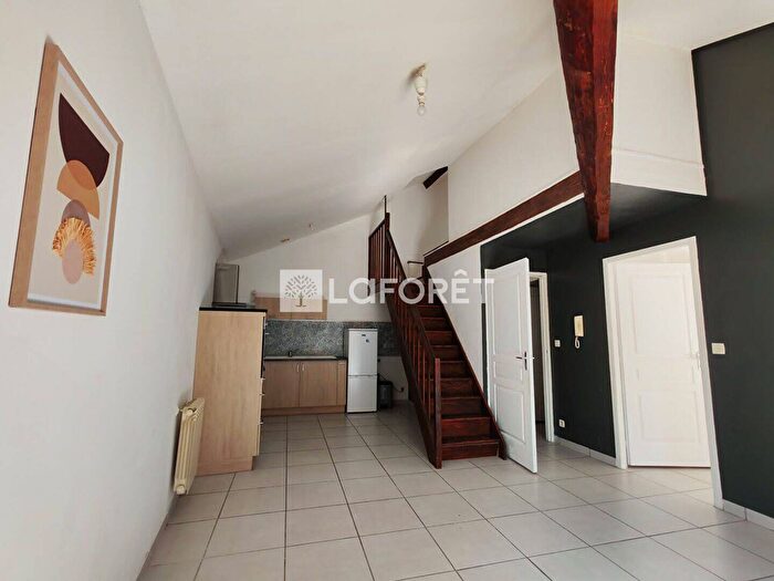 Centre Ville, Sorgues : Appartement 3 pièces à louer