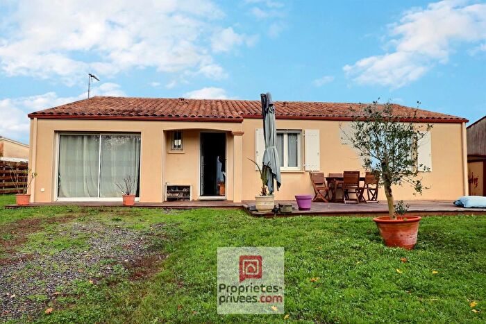 Maison à vendre - Saint-Hippolyte - 6 pièces - 4 chambres