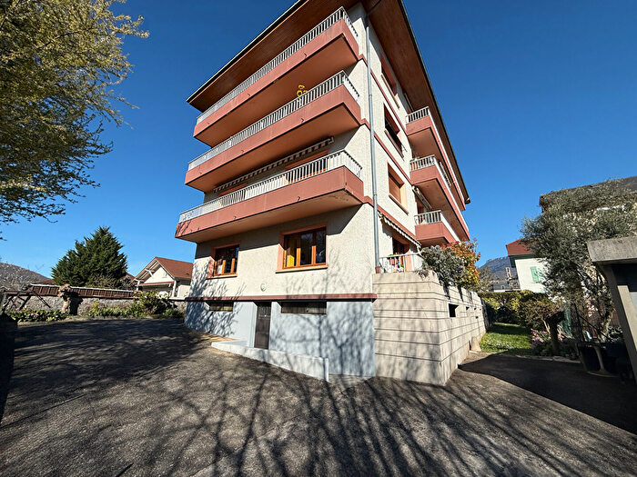 Appartement à vendre - Aix-les-Bains, Ouest - 2 pièces - 1 chambre