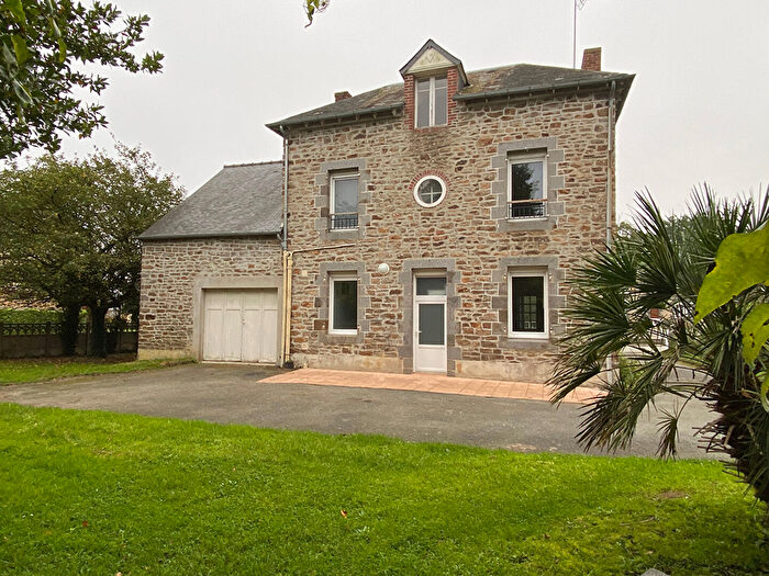Maison à louer - La Vicomté-sur-Rance - 4 pièces - 4 chambres