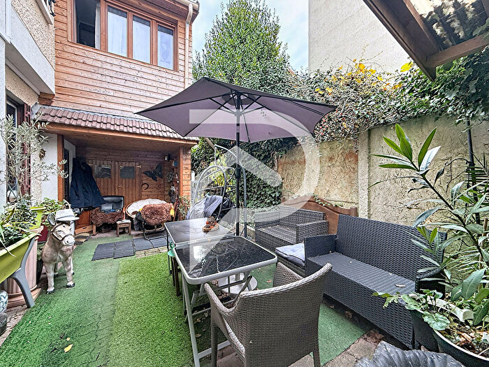 Maison à vendre - Issy-les-Moulineaux, Les Epinettes, Le Fort, Les Hauts dIssy - 6 pièces - 4 chambres