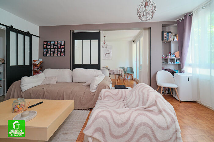 Givors, Centre-ville : Appartement 4 pièces à vendre