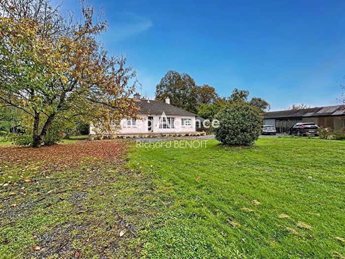 Maison à vendre - Saint-Pierre-de-Plesguen - 5 pièces - 4 chambres