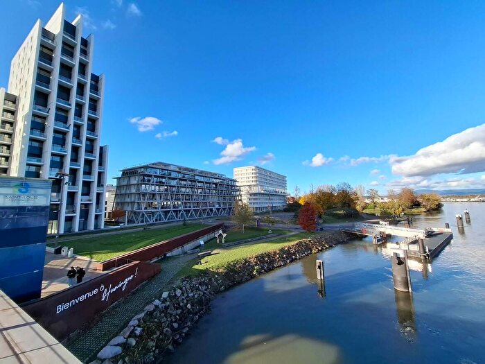 Appartement à louer - Nord, Huningue - 4 pièces