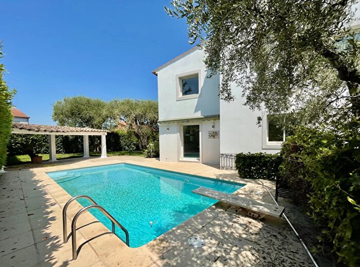 Maison à vendre - Le Cannet - 6 pièces - 4 chambres