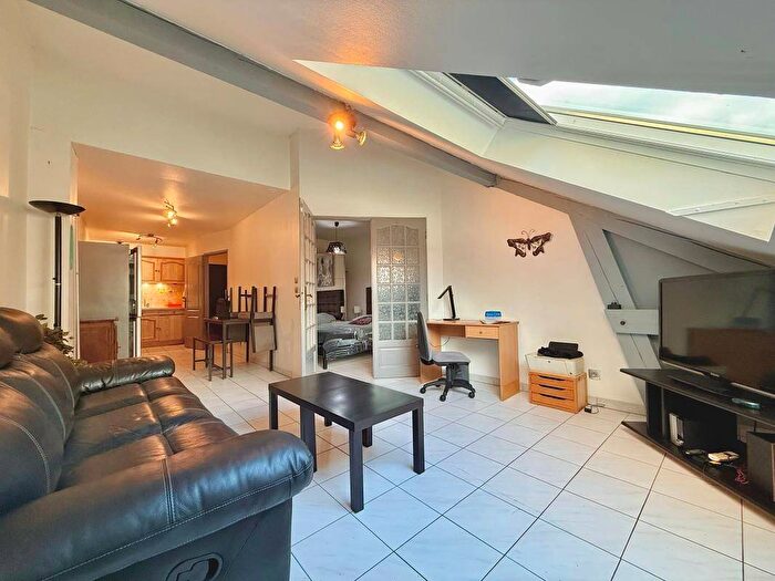 Appartement à louer - Faubourg Sainte Catherine-Patural, Hayange - 2 pièces - 1 chambre