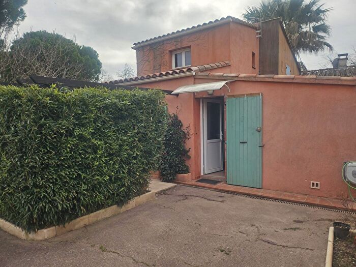 Appartement à louer - Camaret-sur-Aigues - 2 pièces - 1 chambre