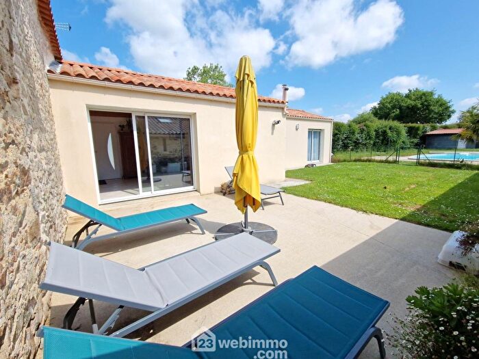 Maison à vendre - La Roche-sur-Yon - 5 pièces - 4 chambres