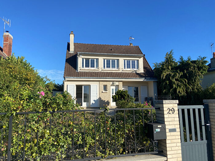 Maison 5 pièces à louer - Coulommes-la-Montagne