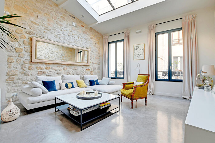 Maison à vendre - Paris e , Belleville - 9 pièces - 5 chambres