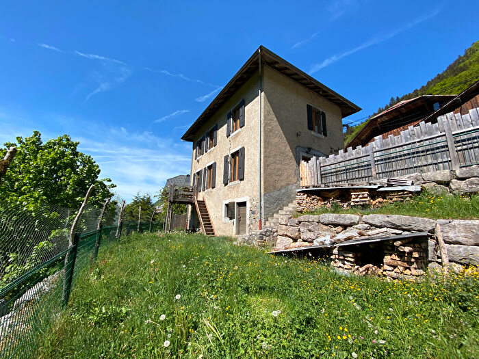 Maison 5 pièces à Taninges, à vendre