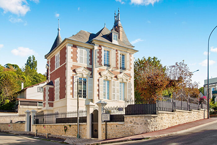 Maison 10 pièces à vendre à Saint-Maur-des-Fossés