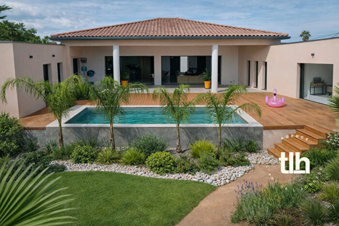 Maison à vendre - Aigues-Mortes - 8 pièces - 4 chambres