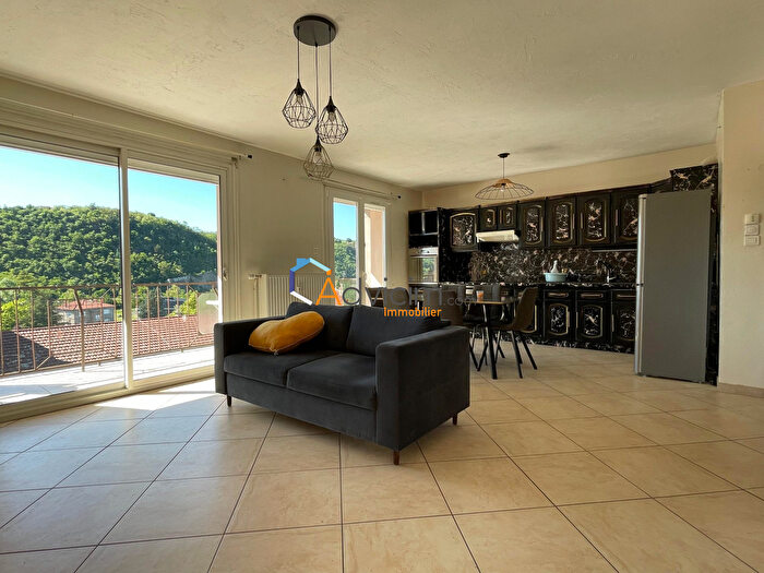La Grand-Croix : Appartement 3 pièces à vendre