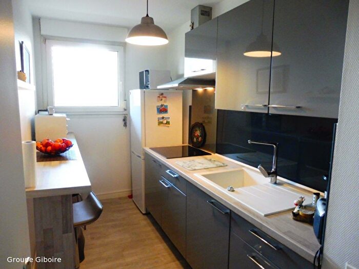 Quartiers Centre, Colombier - Appartement 2 pièces à louer