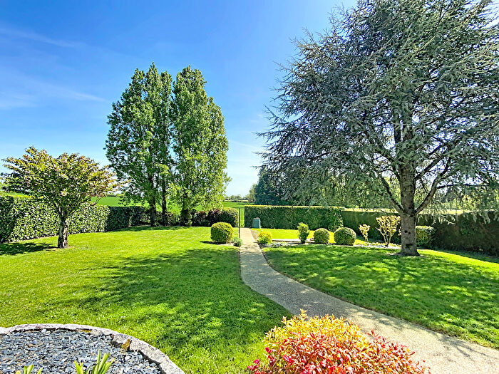Maison à vendre - Yzernay - 5 pièces - 3 chambres