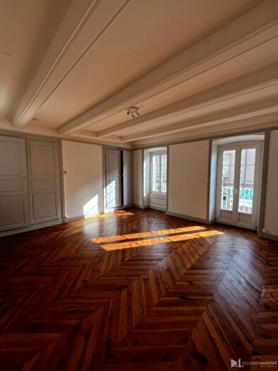 Appartement 1 pièce à Issoire, Centre-ville, Barrière, à louer