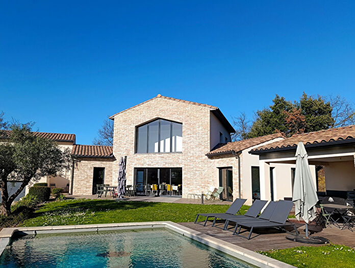 Maison à vendre - Bourg-Saint-Andéol - 6 pièces - 5 chambres