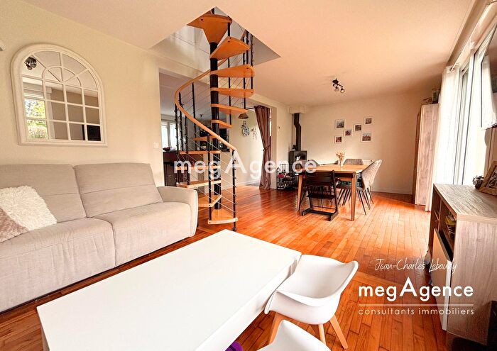 Maison à vendre - Vire, Centre-ville, Gare - 5 pièces - 4 chambres