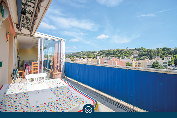 Cagnes-sur-Mer, Centre-ville - Appartement 4 pièces à vendre