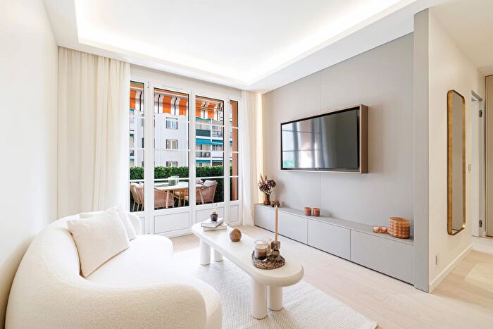 Appartement à vendre - Nice, Le Port - 2 pièces - 1 chambre