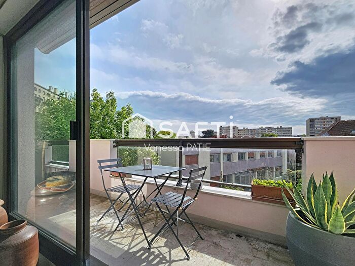 Châtillon, Stade : Appartement 6 pièces à vendre