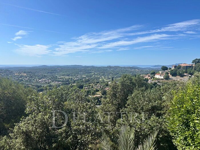 Maison à vendre - Châteauneuf-Grasse - 5 pièces - 3 chambres