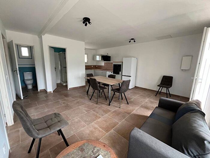 Appartement à louer - Sernhac - 3 pièces - 2 chambres