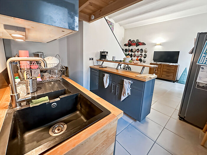 Maison à vendre - Châteaurenard, Centre-ville - 4 pièces - 2 chambres