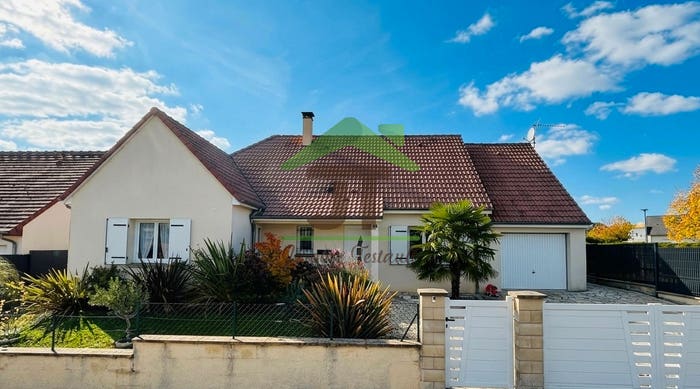 Maison 7 pièces à Saint-Denis-les-Ponts, à vendre