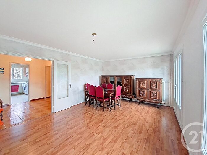 Appartement à vendre - Vénissieux - 4 pièces - 3 chambres